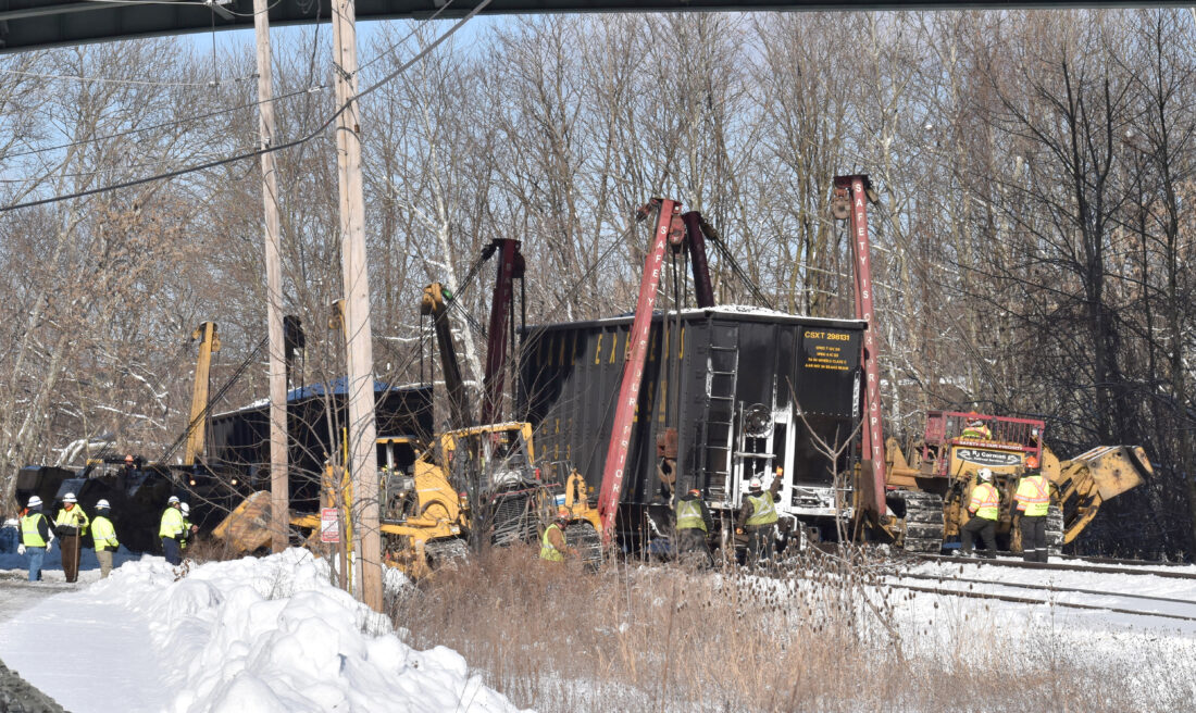 Tue. 10:15 a.m.: Rail cars derail just south of downtown Youngstown, no ...